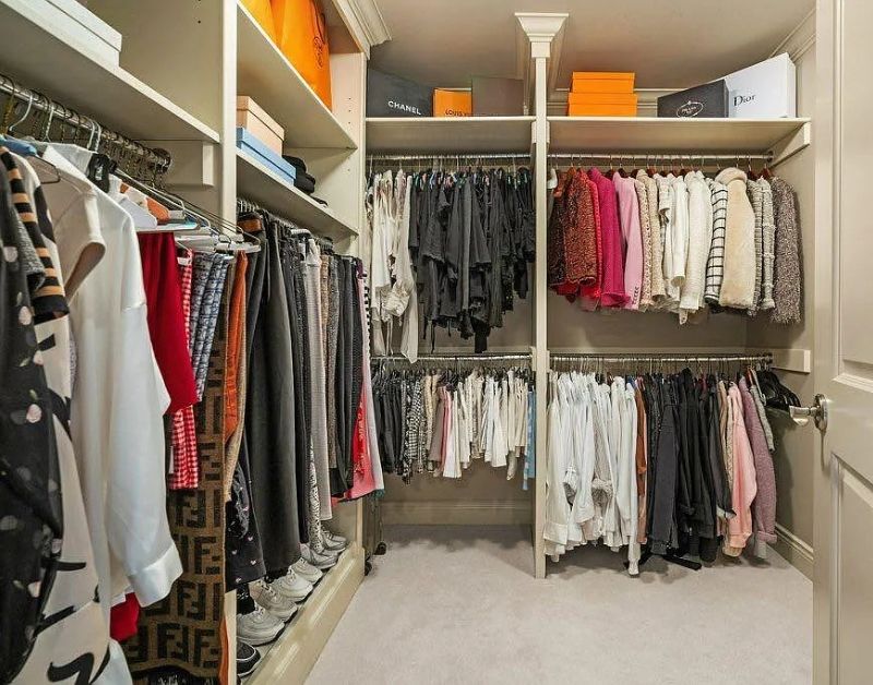 5 Reasons Cluttered Closets Give Buyers a Bad Impression - Happy Place ...